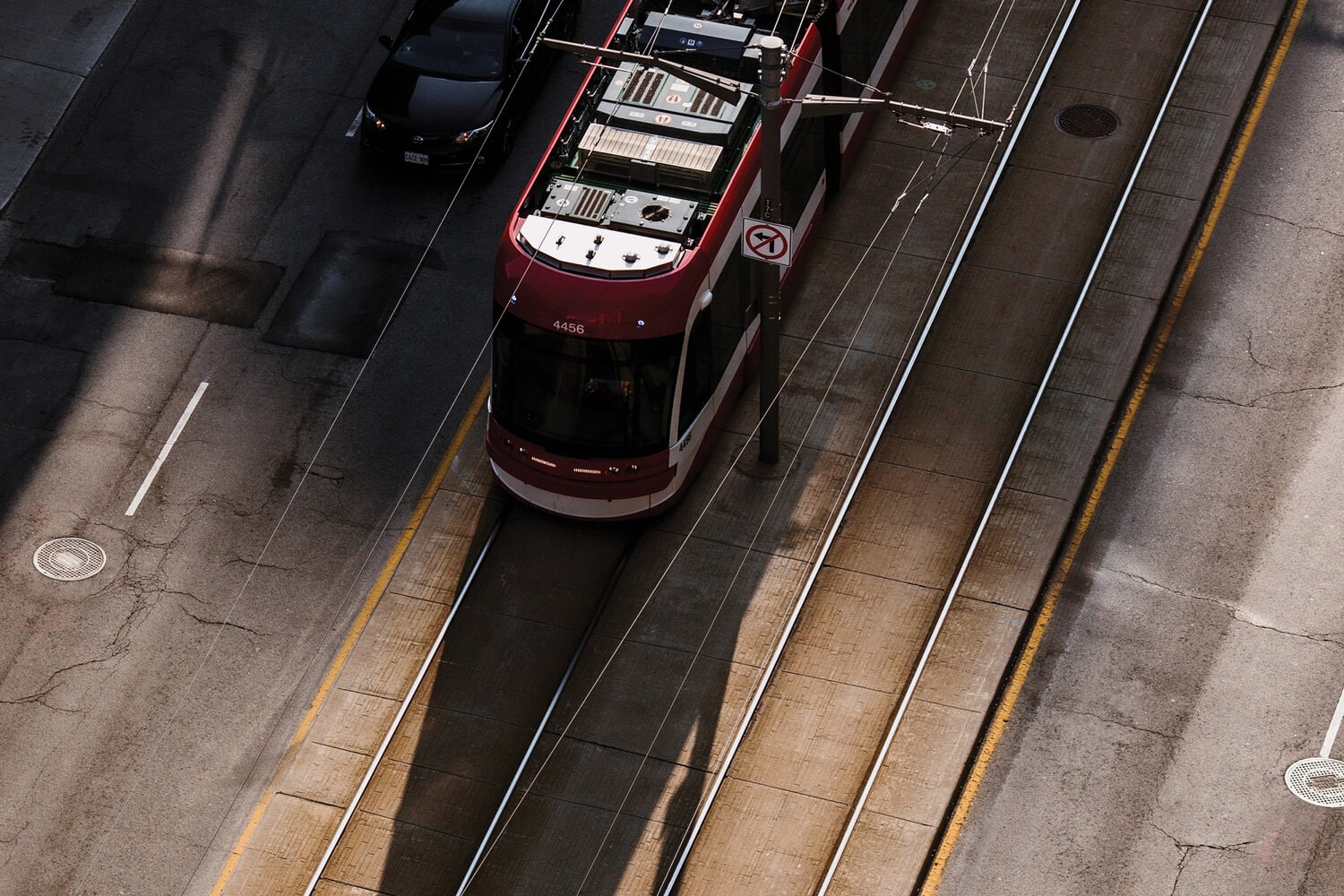 The Neighbourhood of Yonge & St. Clair – One Delisle