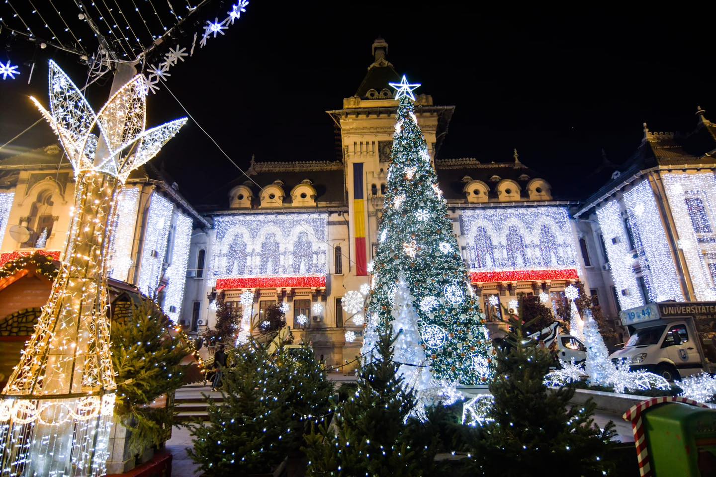 Primele târguri de Crăciun, deschise în Sibiu și Craiova. Imagini din ...