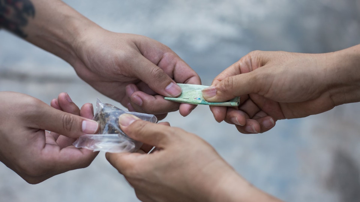 Campanie antidrog în școli, cu foști consumatori: ”Curiozitatea de a ...