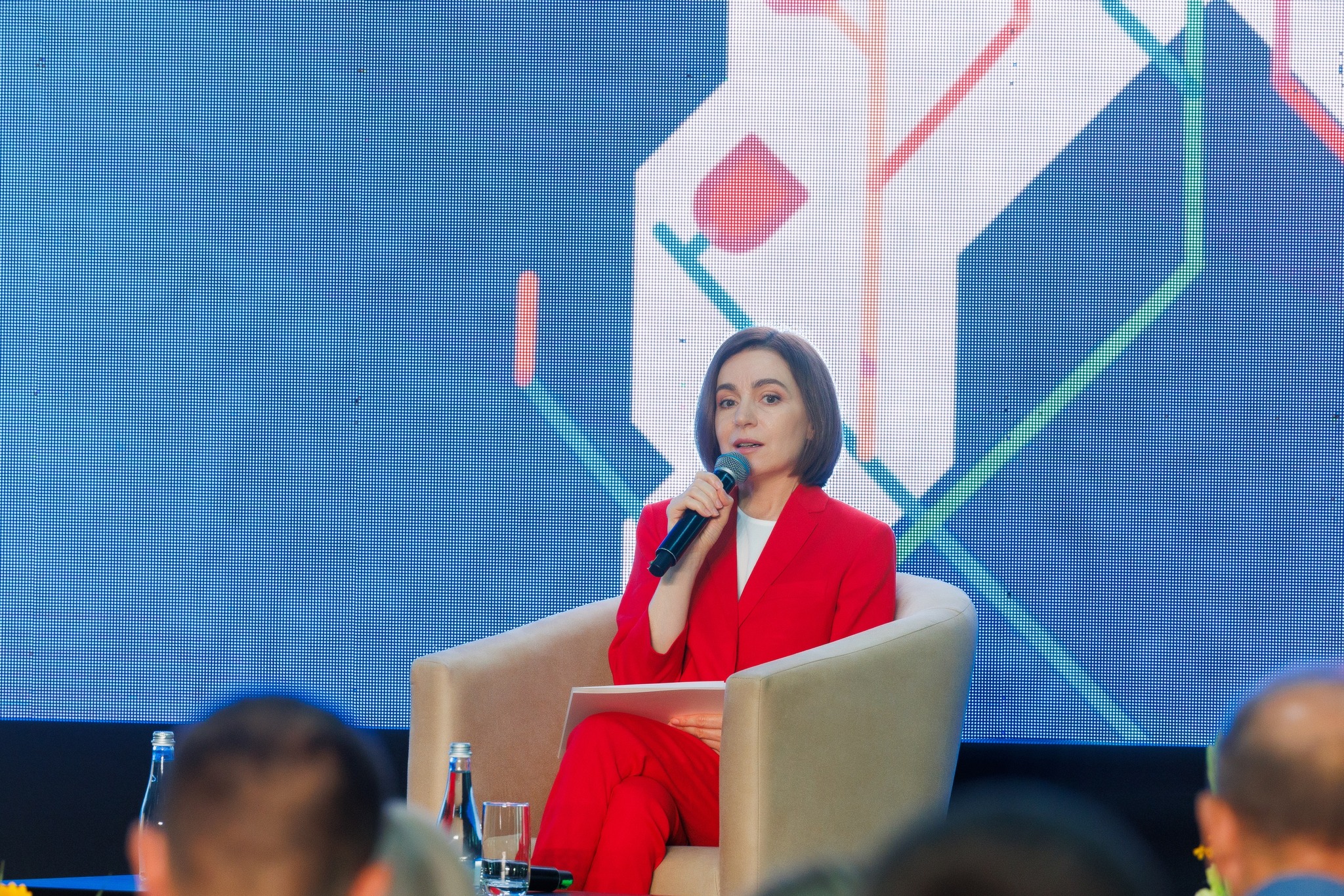 Maia Sandu contestă datoria Republicii Moldova față de Gazprom pentru ...