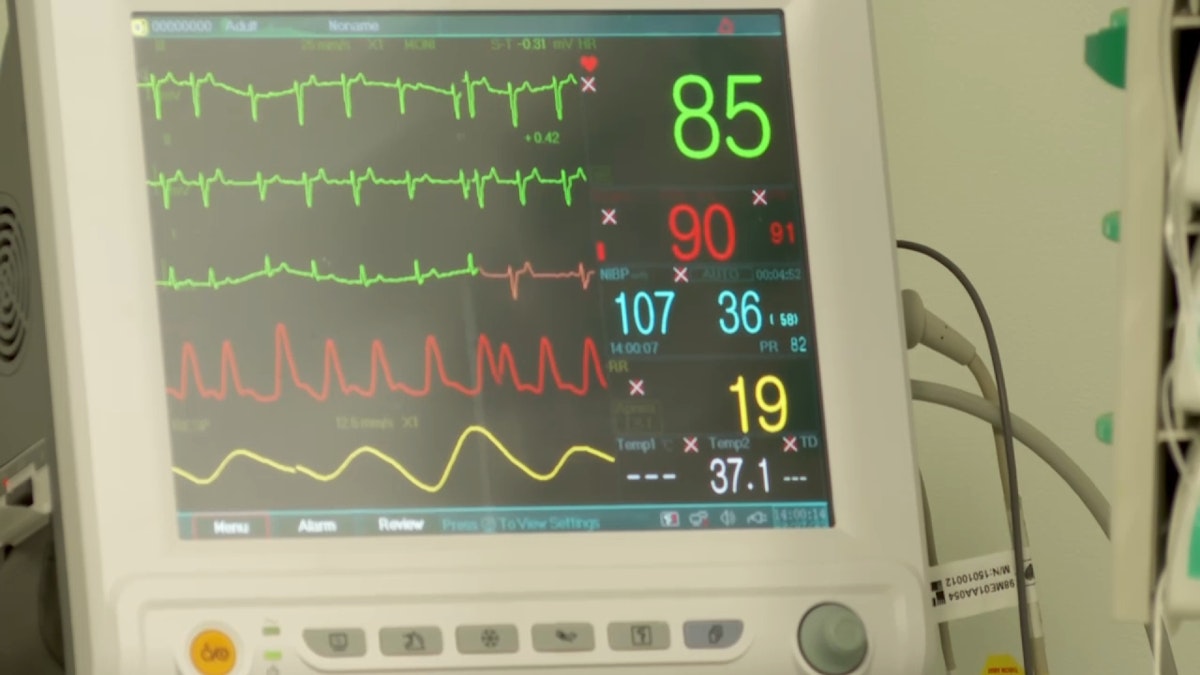 Iași: Medicii îngrijesc primul pacient care prezintă coinfecție de ...