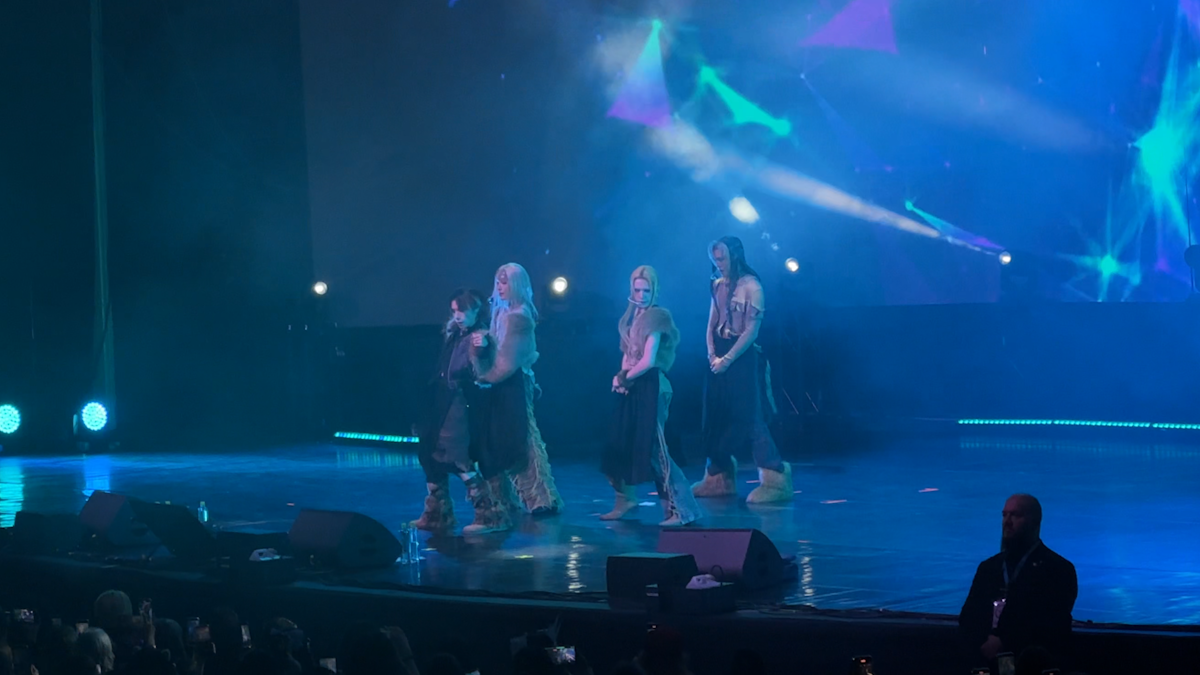 XLOV, primul grup K-pop genderless a avut concert sold out la Sala ...