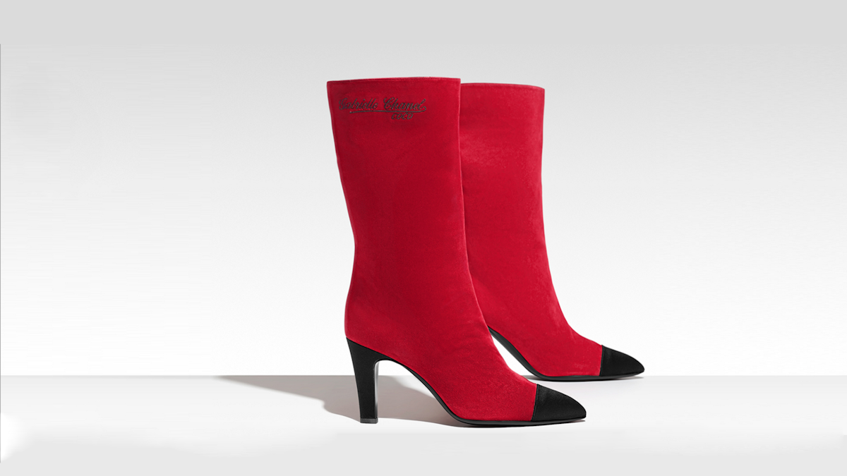 Chanel réinvente les bottines "deux tons"