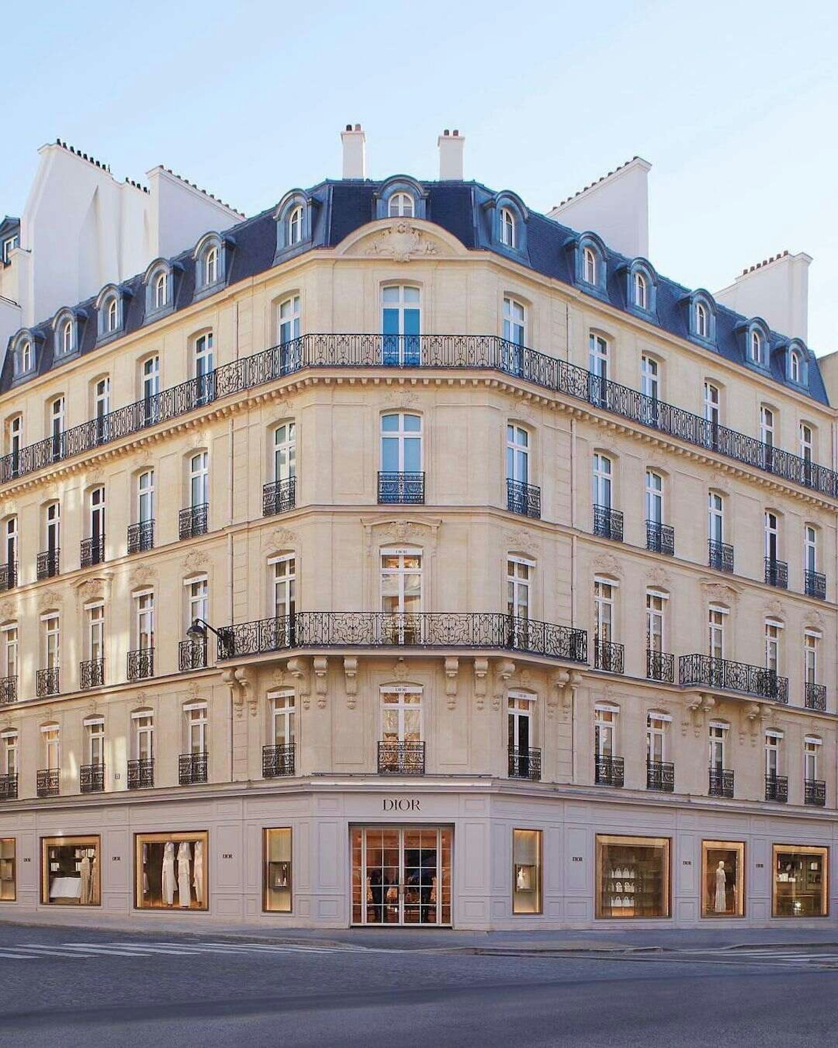 Dior : Découvrez le premier restaurant de la Maison à Paris