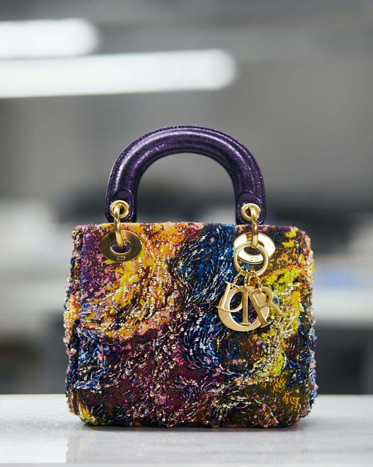 Lady Dior Art : 10 nouveaux artistes revisitent l'emblématique sac Lady ...