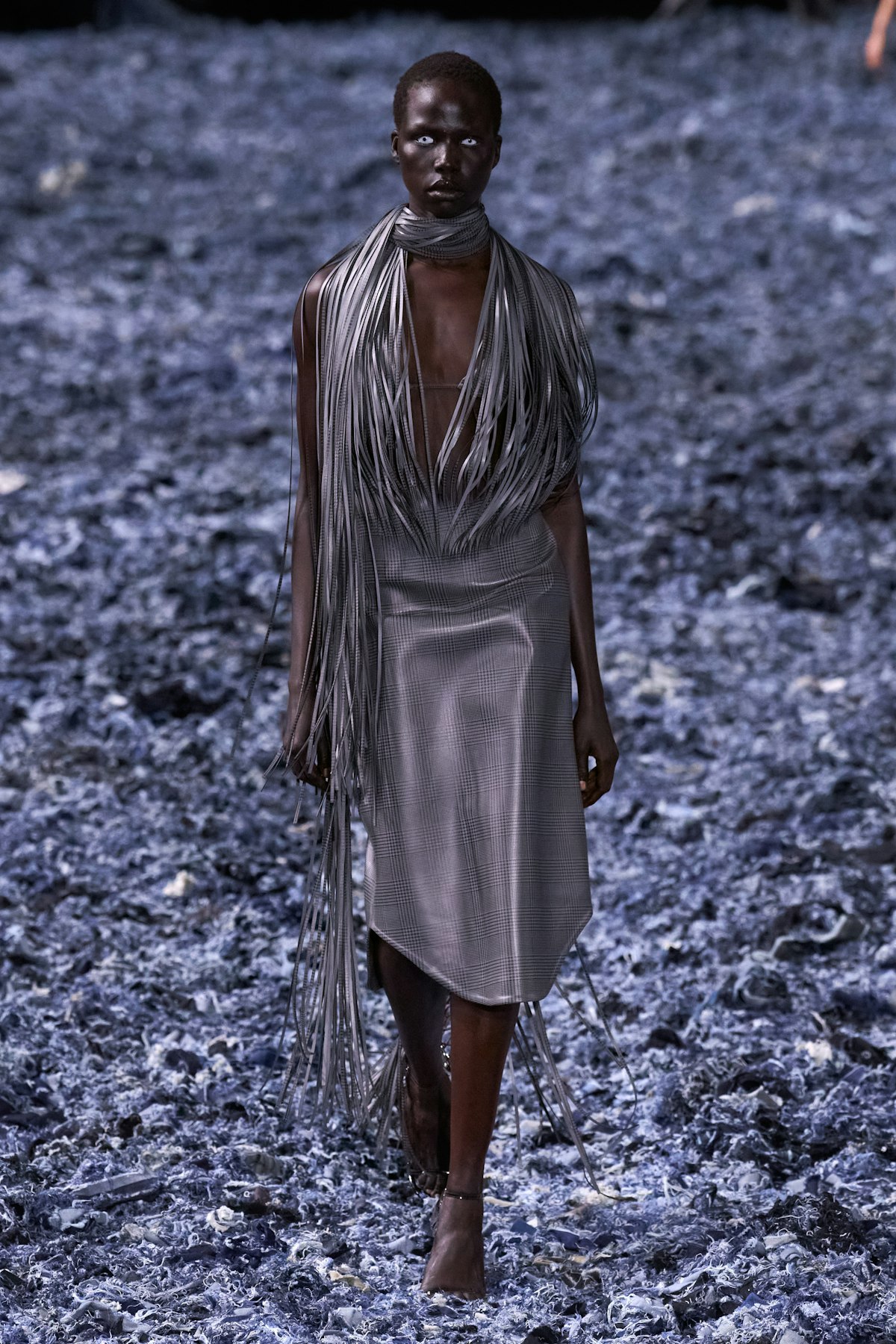 Quand la mode réinvente le regard : la sclérotique devient le nouvel ...