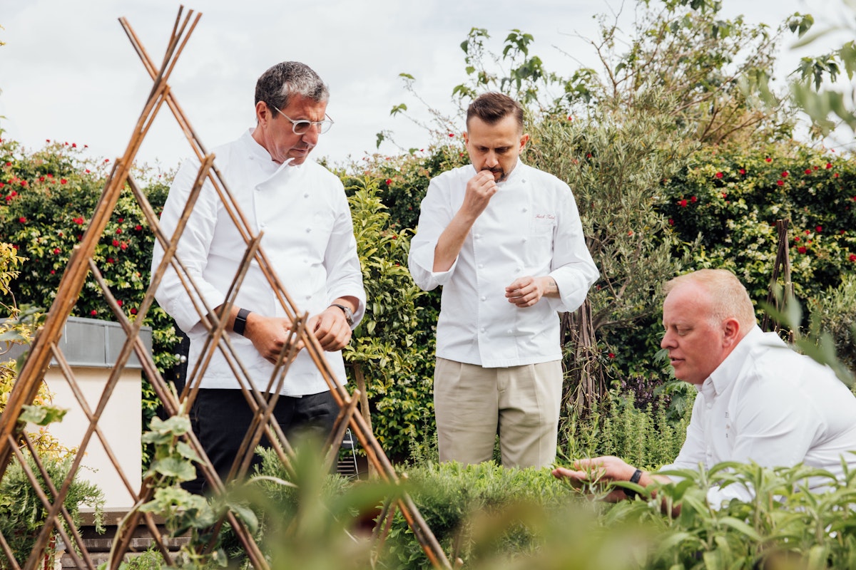 The Peninsula : trois chefs, trois villes