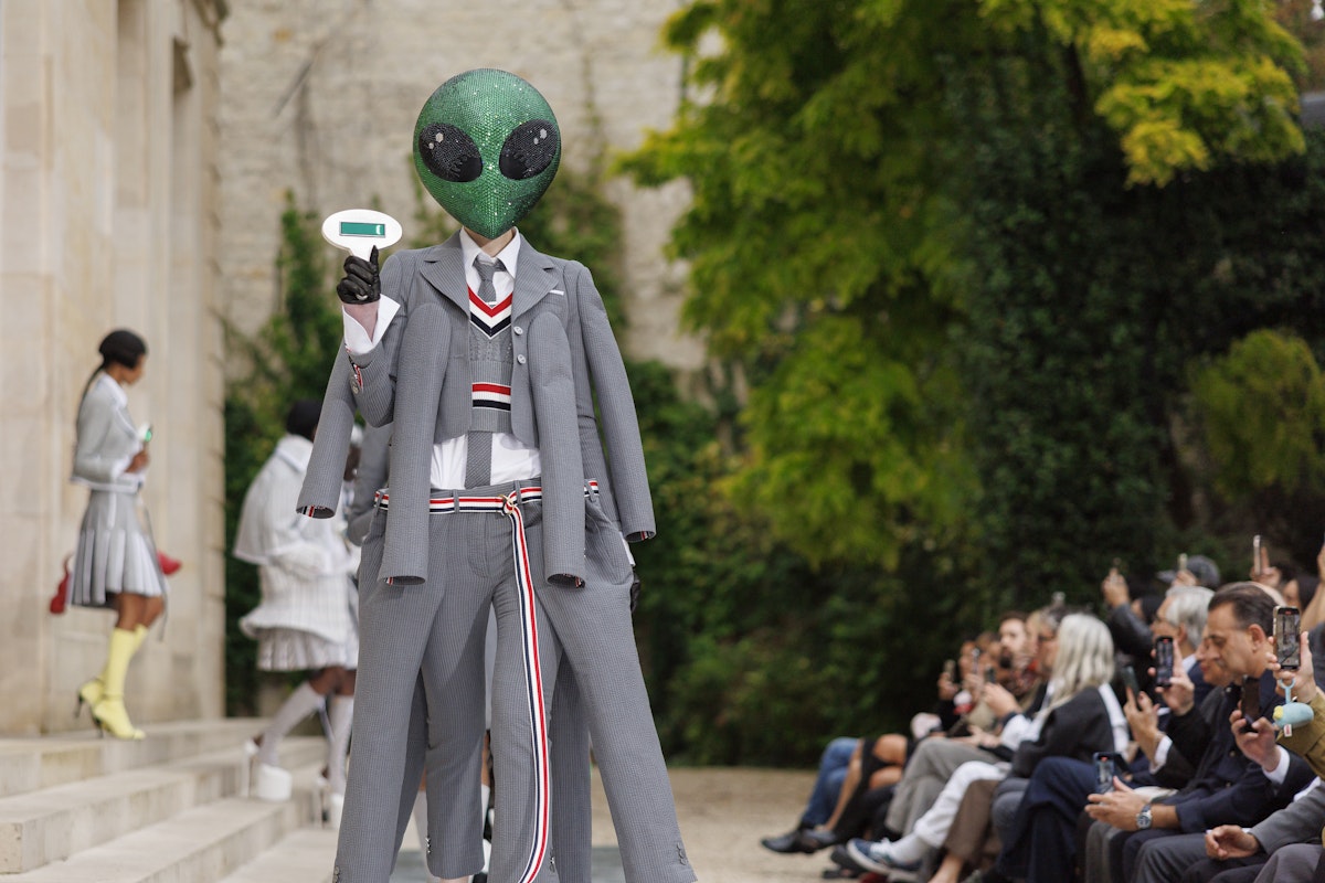 Entre ciel et couture : la rencontre cosmique de Thom Browne