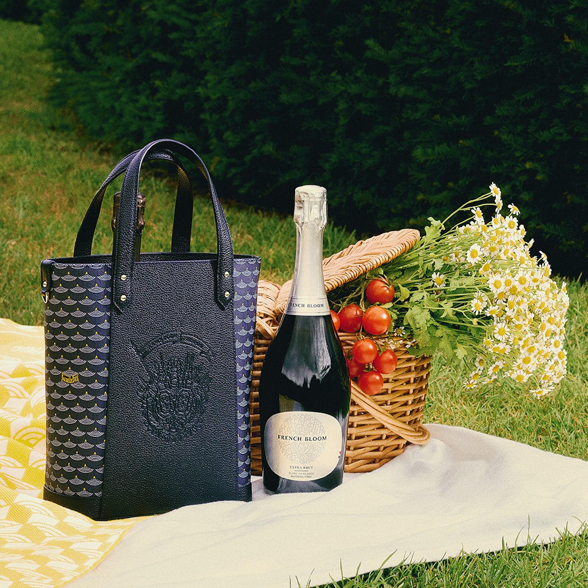 Daily Bottle : un nouveau sac pour célébrer l’été, signé Fauré Le Page ...
