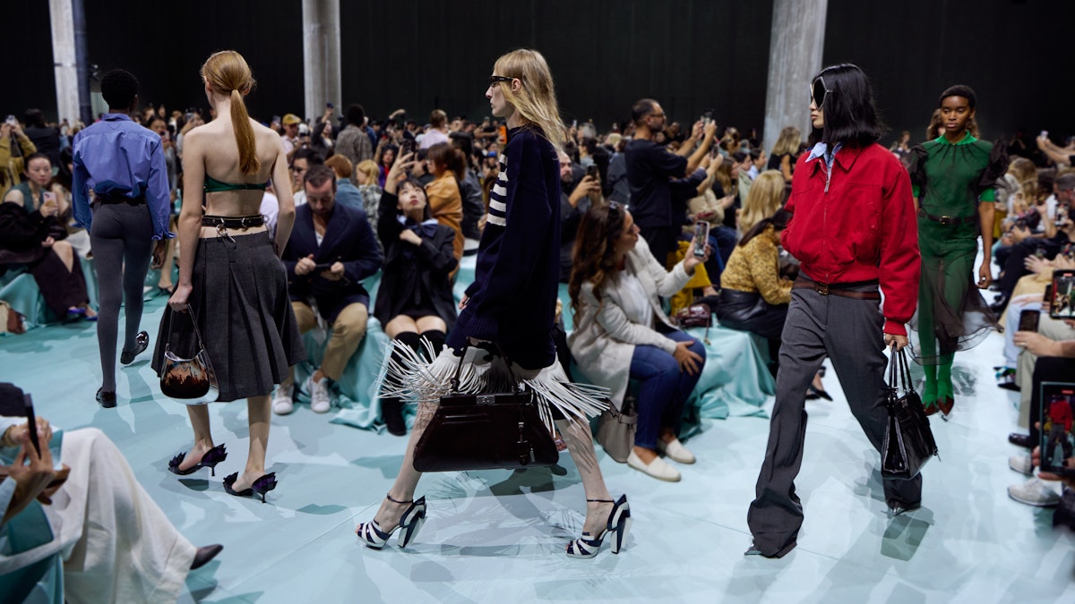 Prada Spring/Summer 2025: un presente infinito
