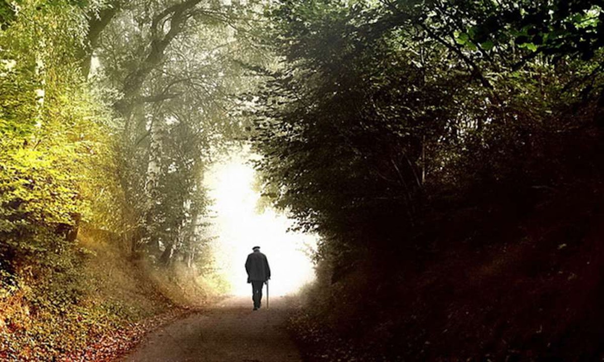 The Moment of Death - Using the Dying Process For Spiritual Growth