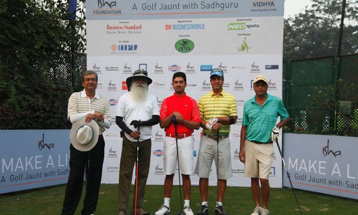 "Make a Life" Golf Jaunt with Sadhguru - Live Updates