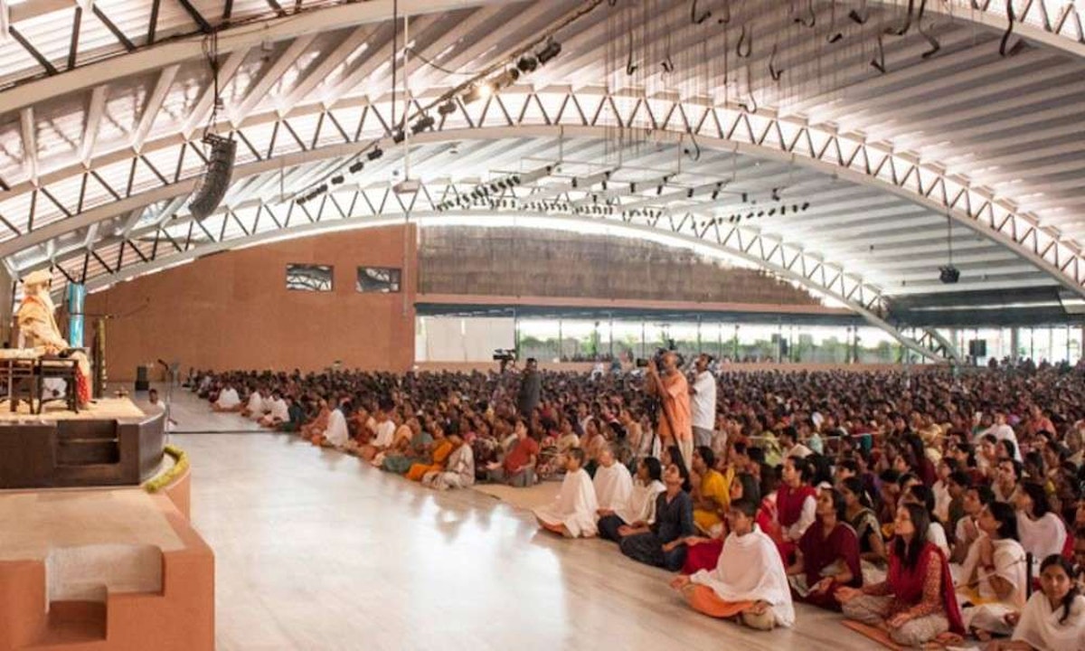 Shivanga Sadhana – Over 10,000 Devotees Become a “Limb of Shiva”