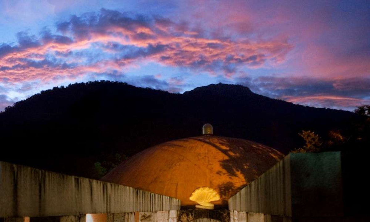 யோகா செய்ய உகந்தது... சாந்தியா காலமா? பிரம்மமுகூர்த்தமா? | Isha Tamil Blog