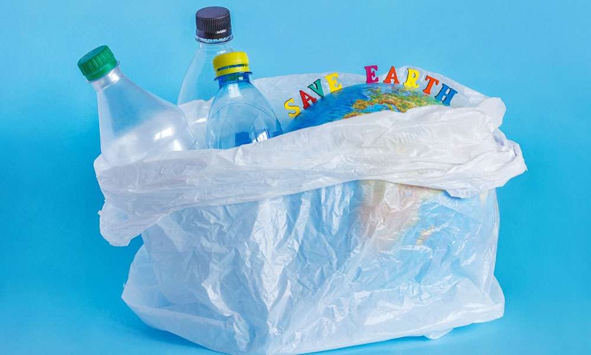 ப்ளாஸ்டிக்கை தடை செய்வதுதான் தீர்வா? | Isha Tamil Blog