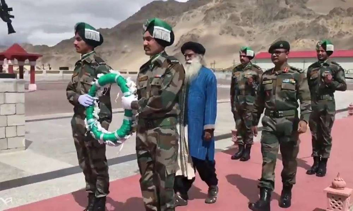 पुलवामा आतंकी हमले का सद्गुरु ने दिया जवाब | Pulwama Atanki Hamla ...