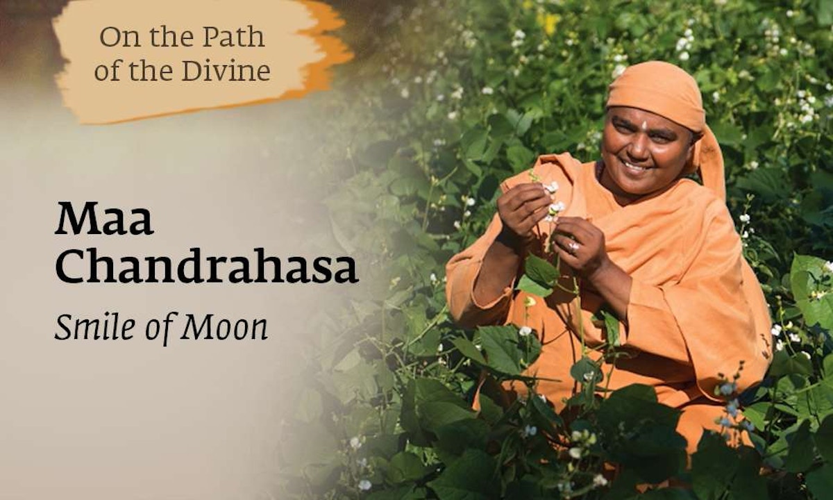 On the Path of the Divine - Maa Chandrahasa