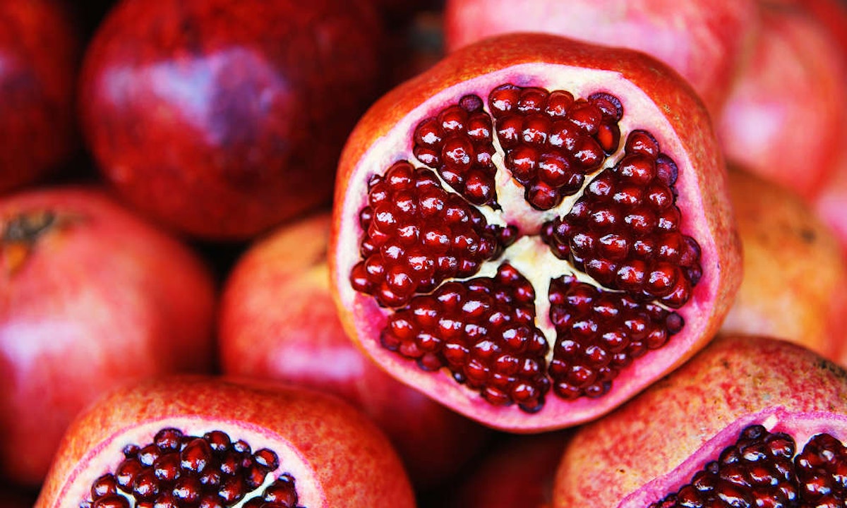 மாதுளை பயன்கள் - Mathulai Benefits in Tamil - தினமும் மாதுளை சாப்பிட்டால்…