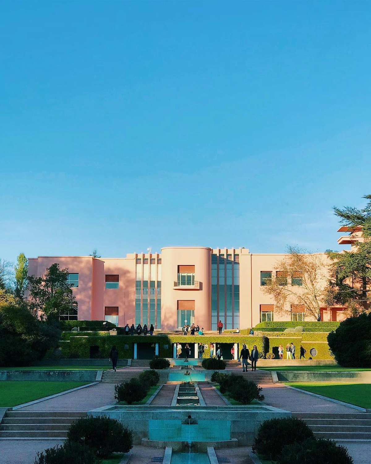 Fundação Serralves: local de arte e arquitetura em Portugal