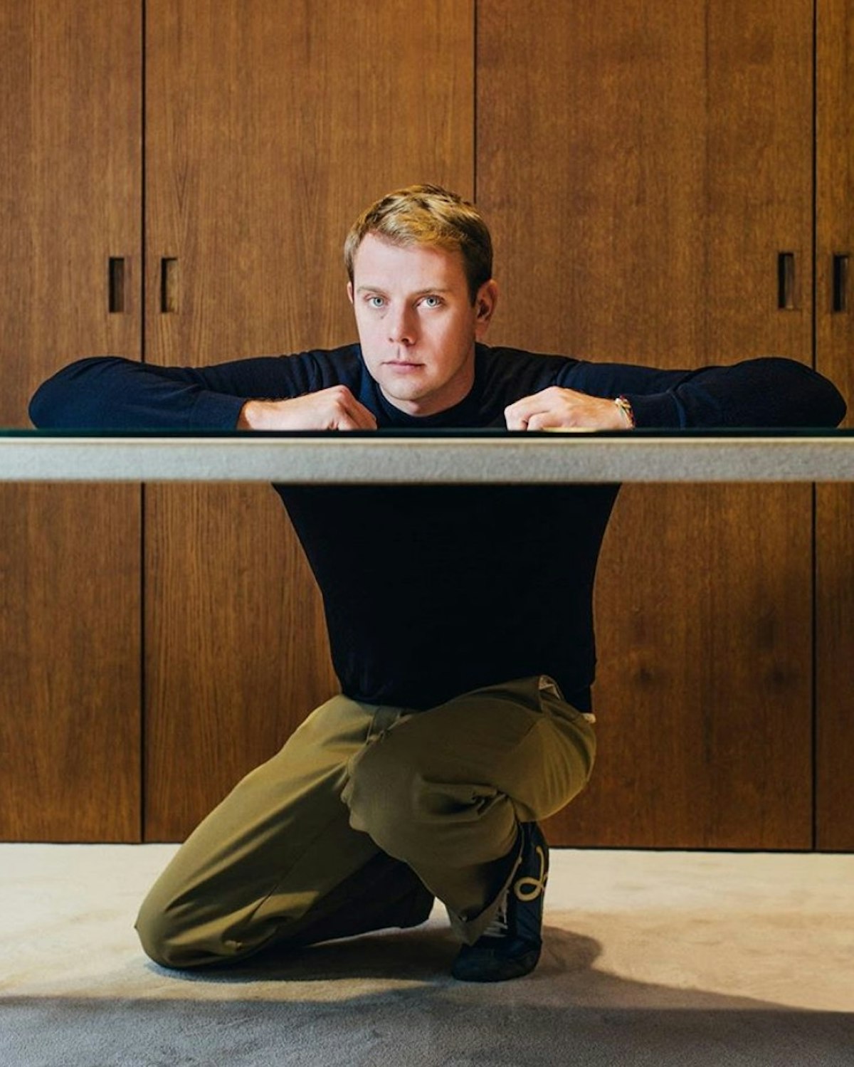 Jonathan Anderson é o novo curador do V & A Museum. Confira!