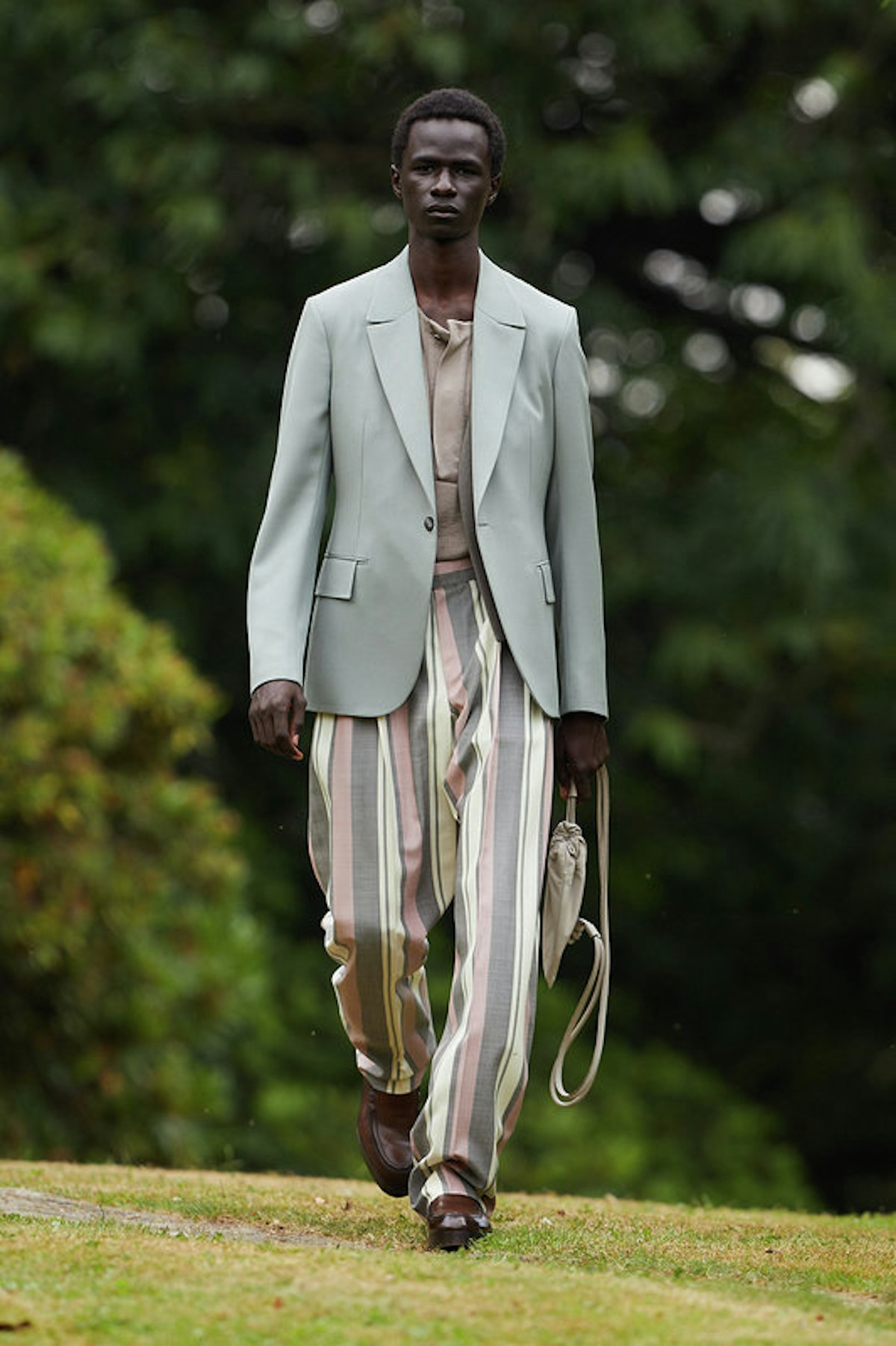 Zegna cria uma realidade singular e criativa para o Verão 2021