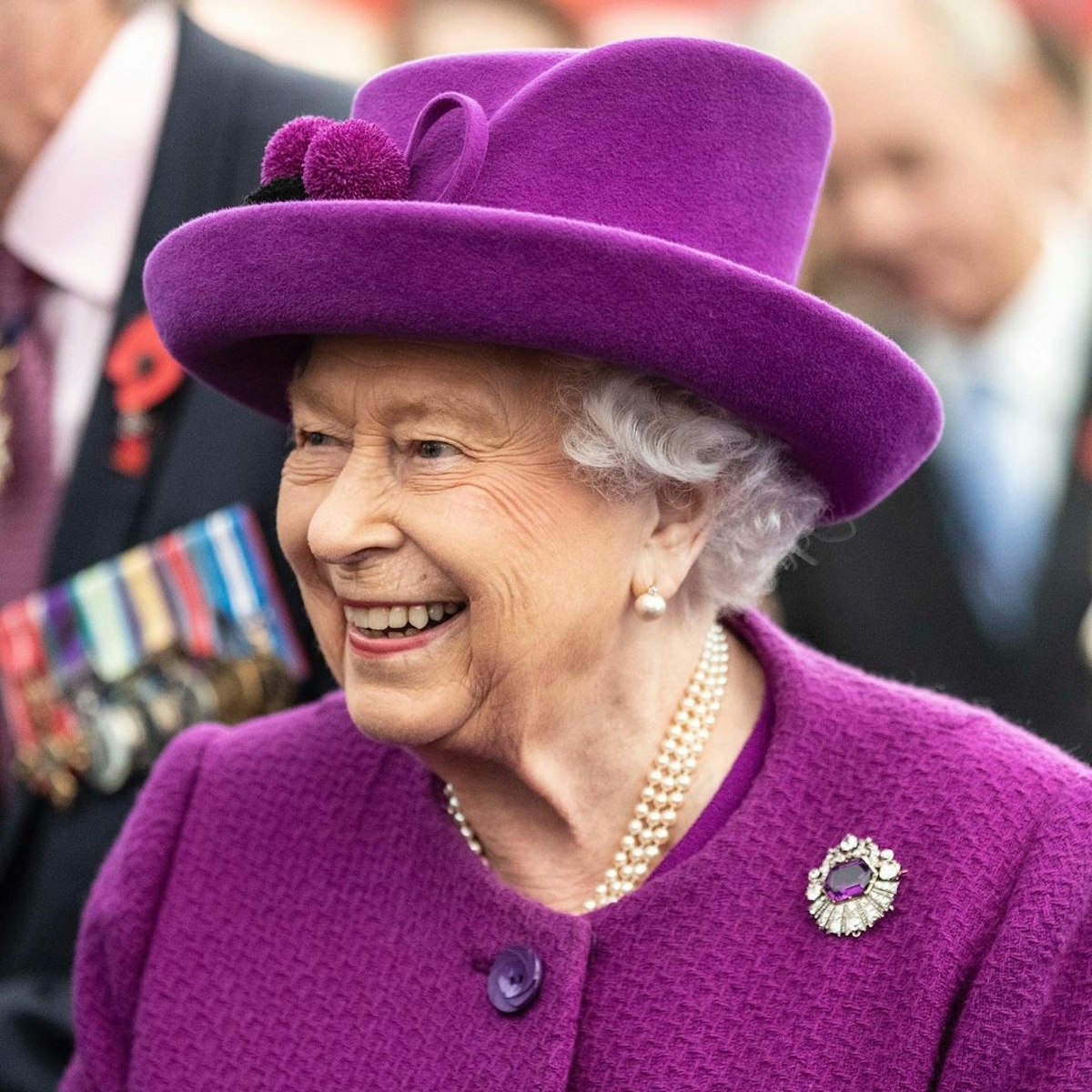 Inverno: Rainha Elizabeth e seus looks coloridos