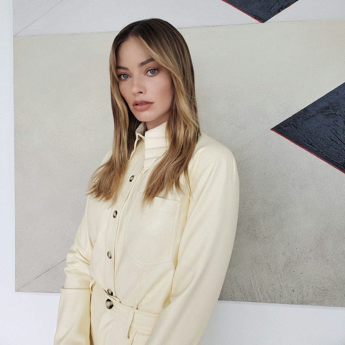 10 vezes que Margot Robbie provou que o branco é a sua cor
