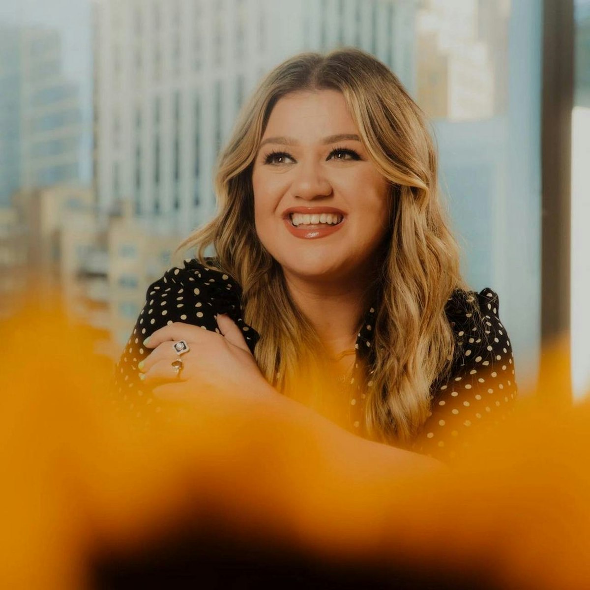 Kelly Clarkson celebra estrela na Calçada da Fama