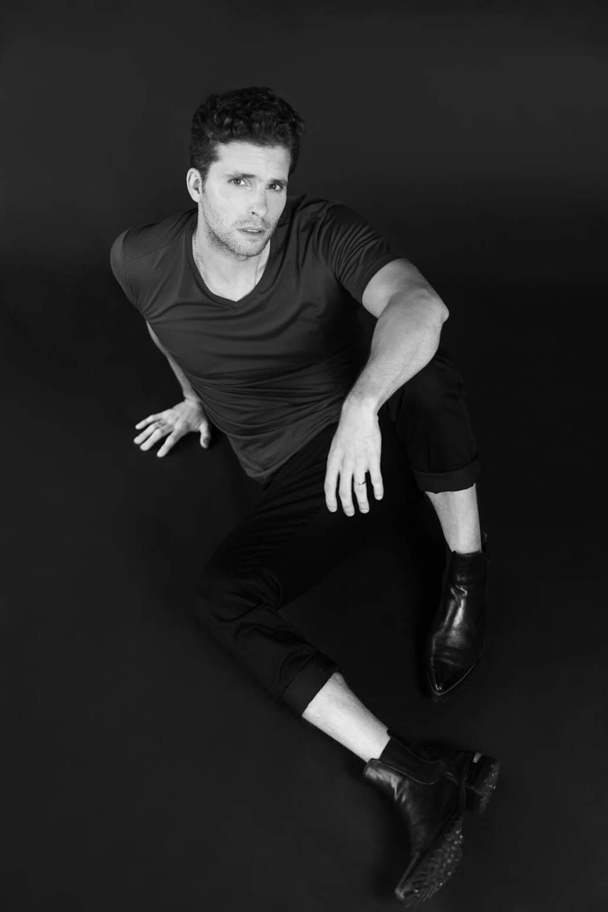 Thiago Fragoso em entrevista exclusiva para L’Officiel Hommes