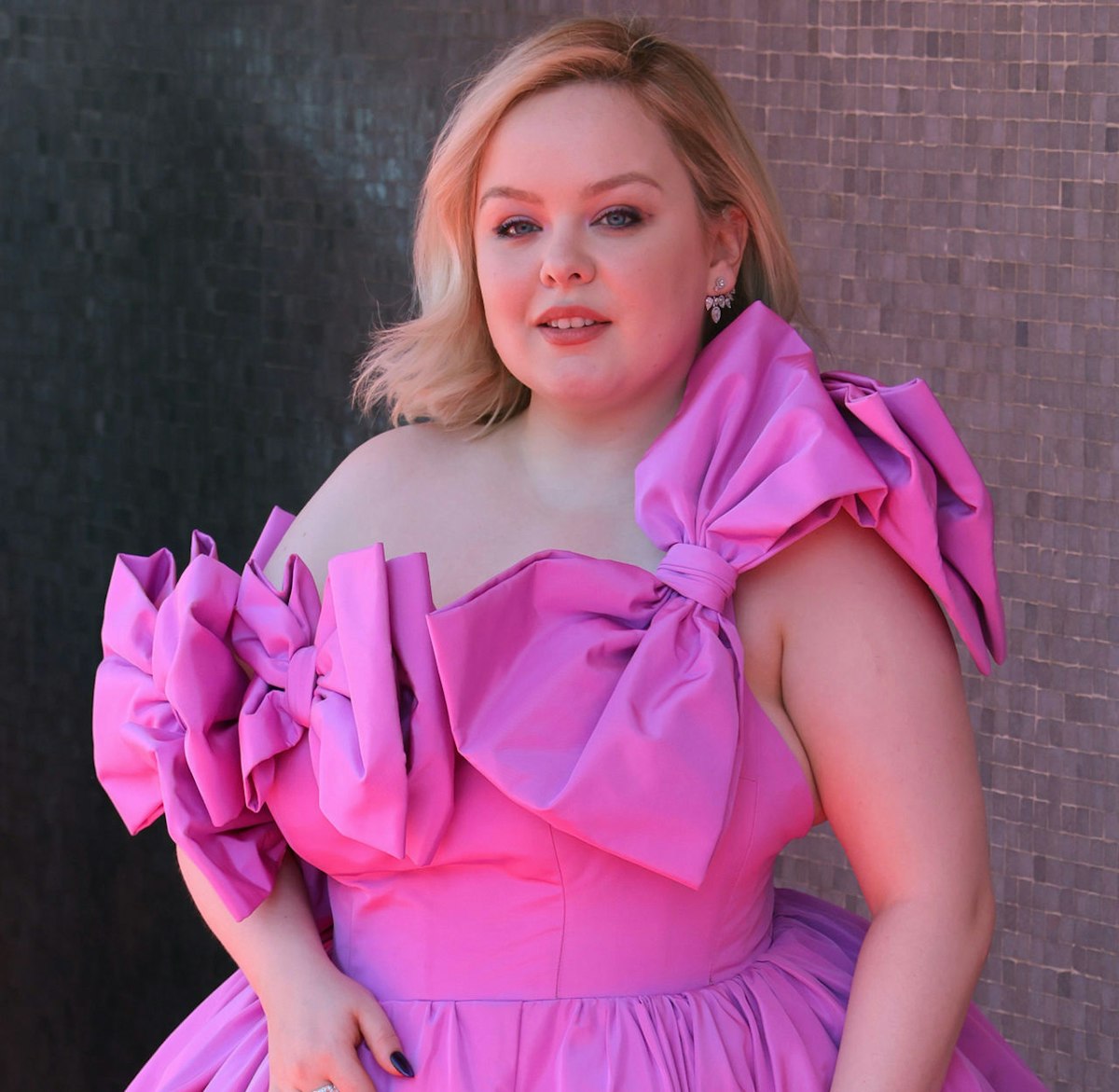 Nicola Coughlan é a nova referência do red carpet