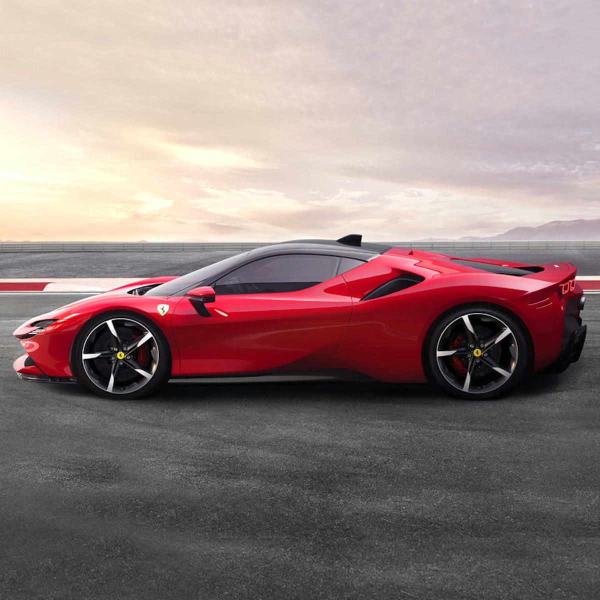 Nova Ferrari SF90: O máximo do luxo em 4 rodas