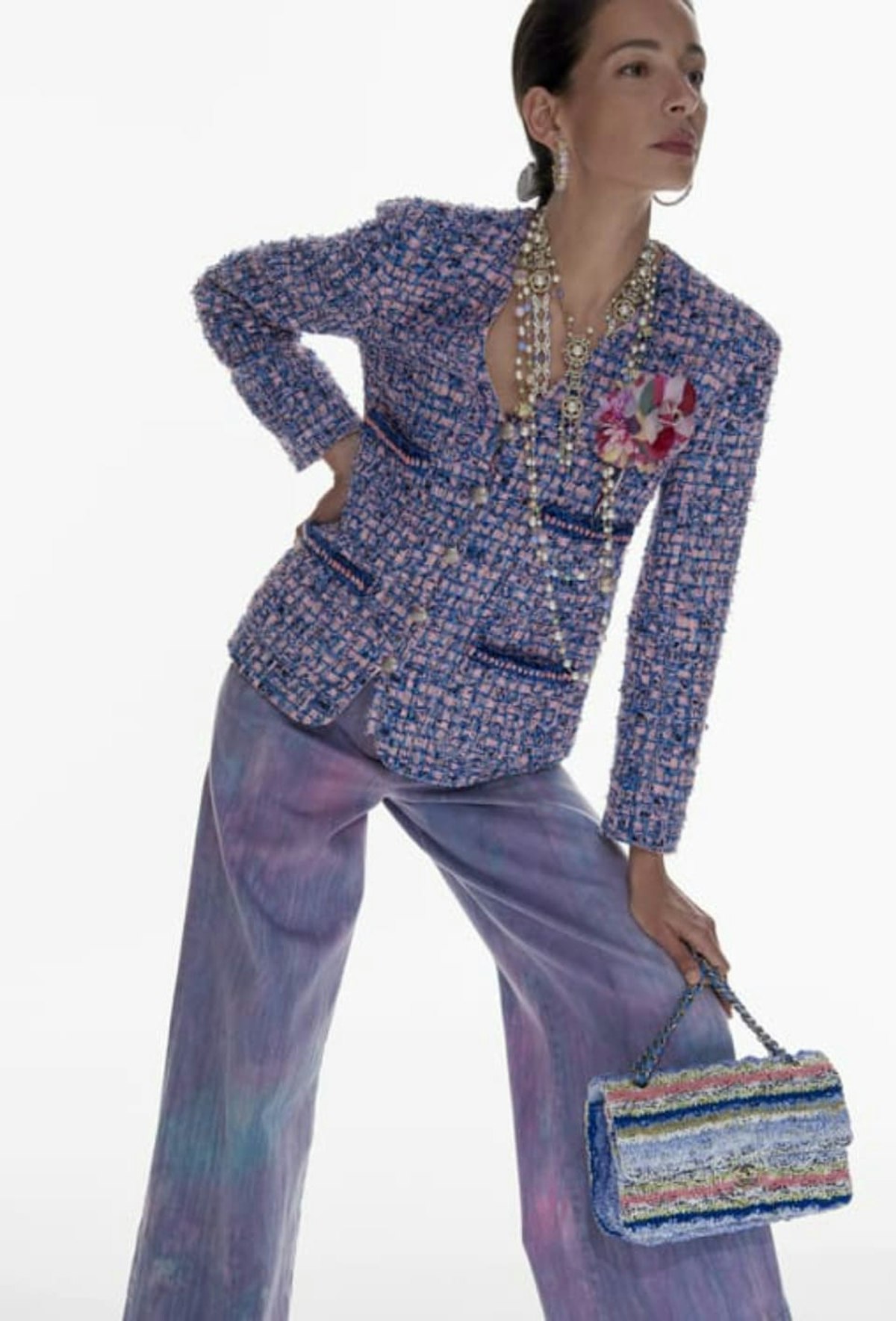 Chanel homenageia o Rio e tem brasileira como musa em nova coleção