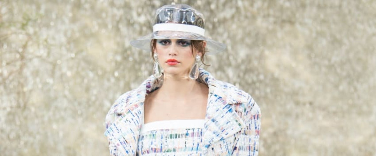 Chanel mostra seu verão tropical em Paris