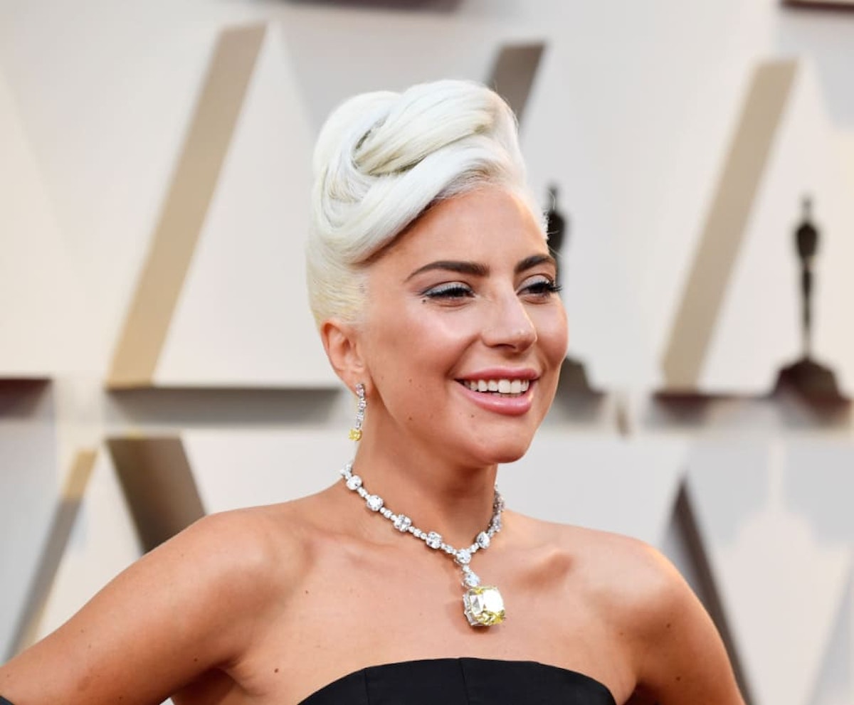 Lady Gaga ostentou o mesmo colar de diamantes que Audrey Hepburn