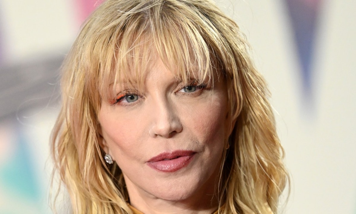 Courtney Love faz revelação surpreendente sobre Brad Pitt Courtney Love faz revelação surpreendente sobre Brad Pitt