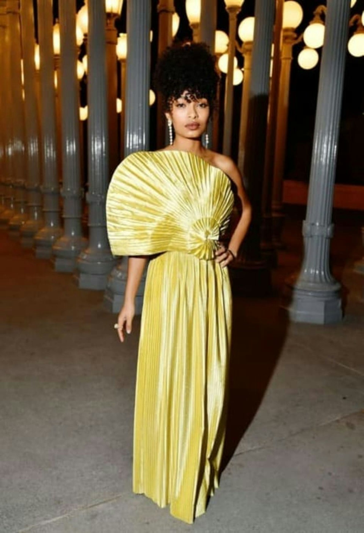 Brie Larson e Sienna Miller arrasam com looks da Gucci