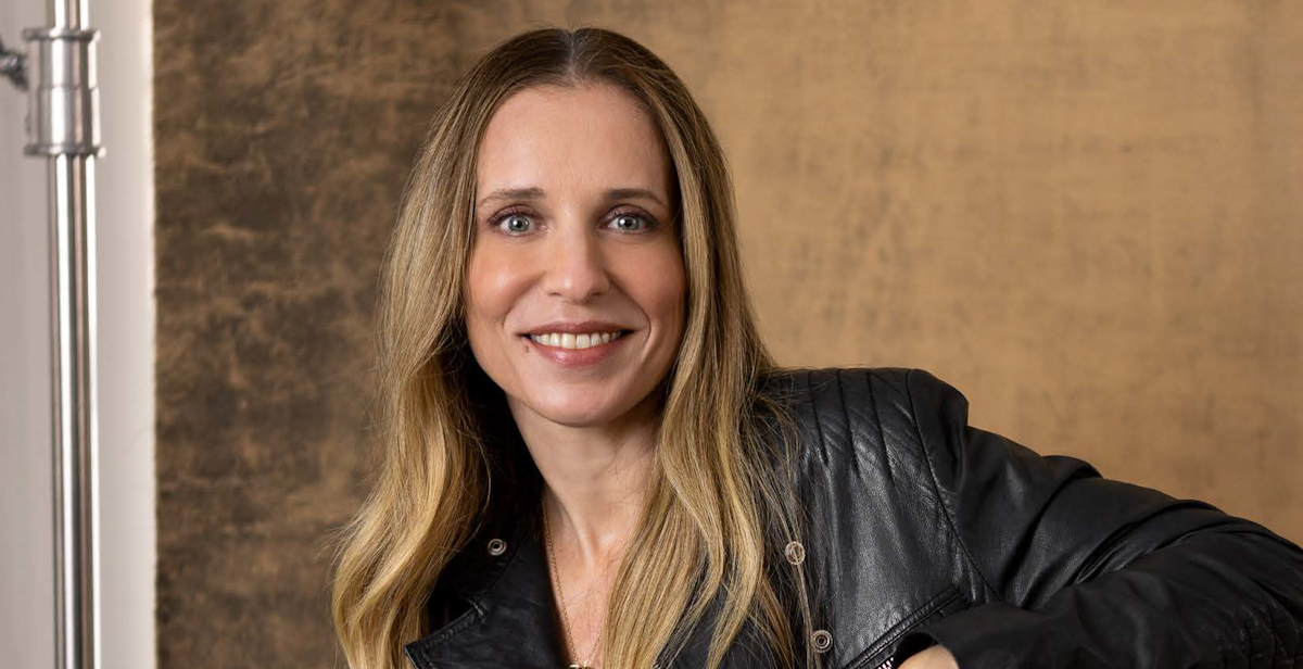 Cris Falcão - A potência feminina no mundo da música