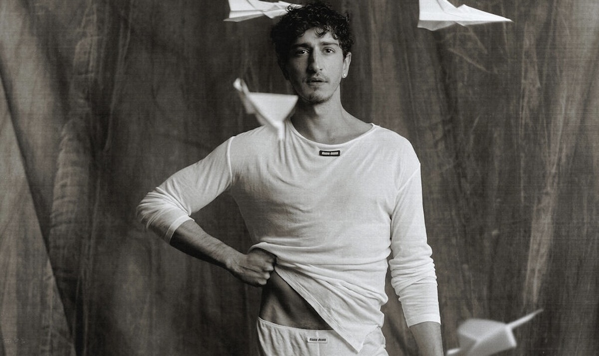 Johnny Massaro em editorial para L'Officiel Hommes