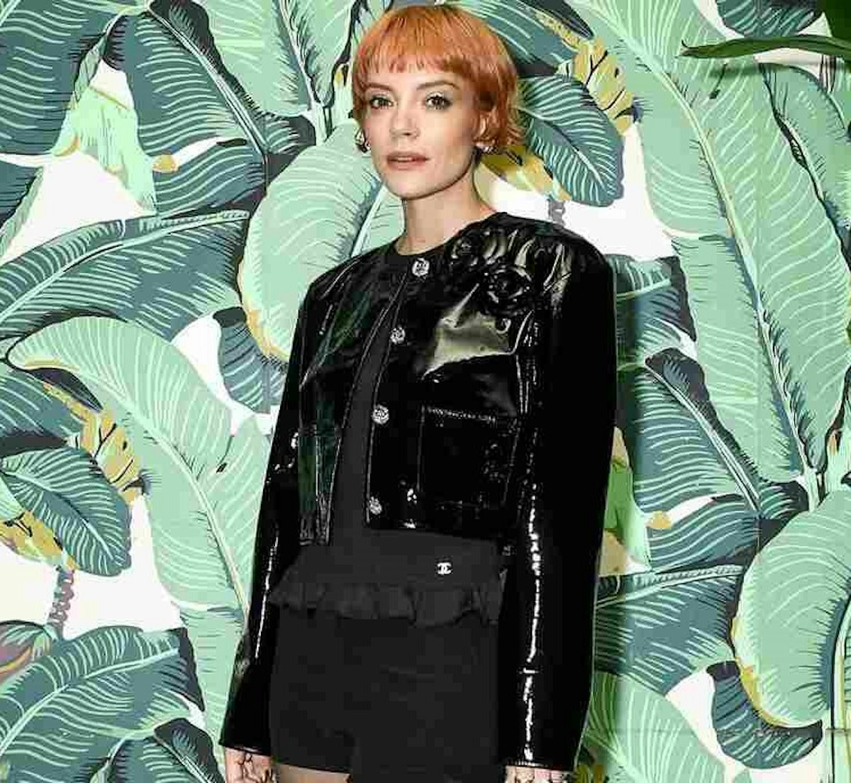 Lily Allen estreia novo corte e cor de cabelo