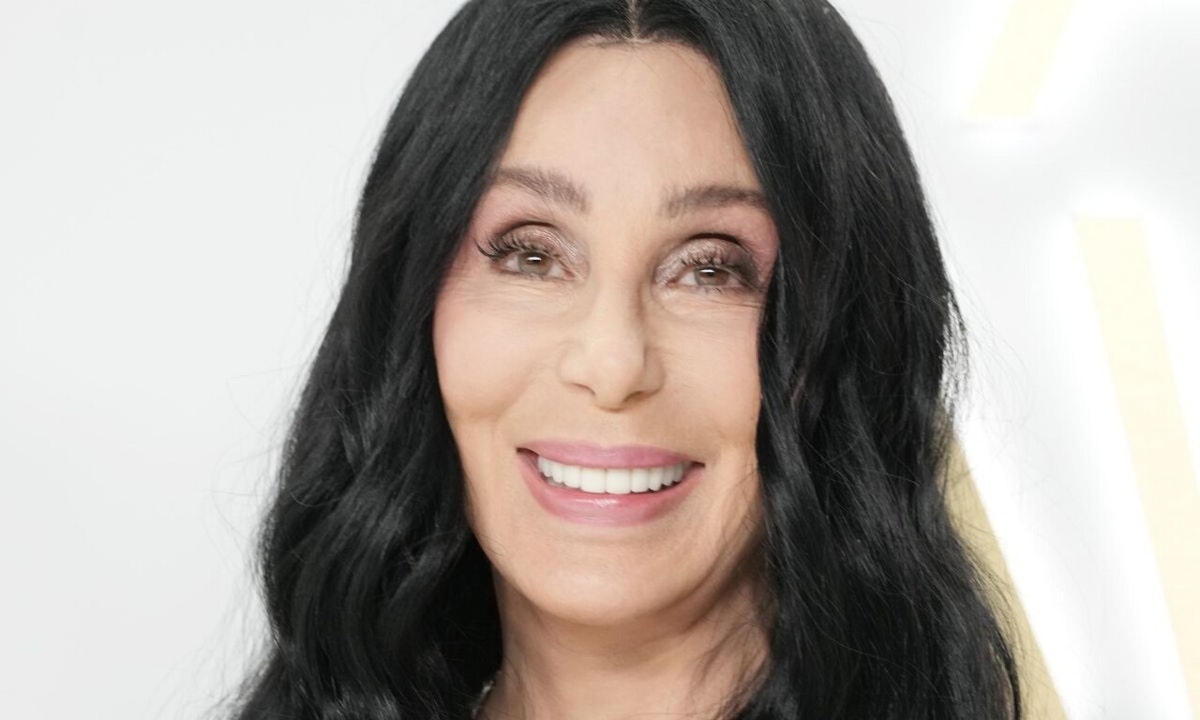 Cher recusou encontro com um dos maiores cantores da história