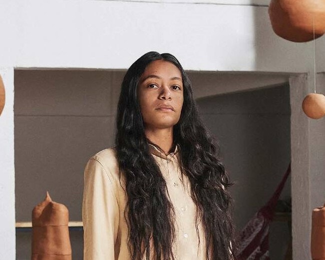 Sallisa Rosa expõe Topografia da Memória na Galeria Praça Sallisa Rosa expõe Topografia da Memória na Galeria Praça