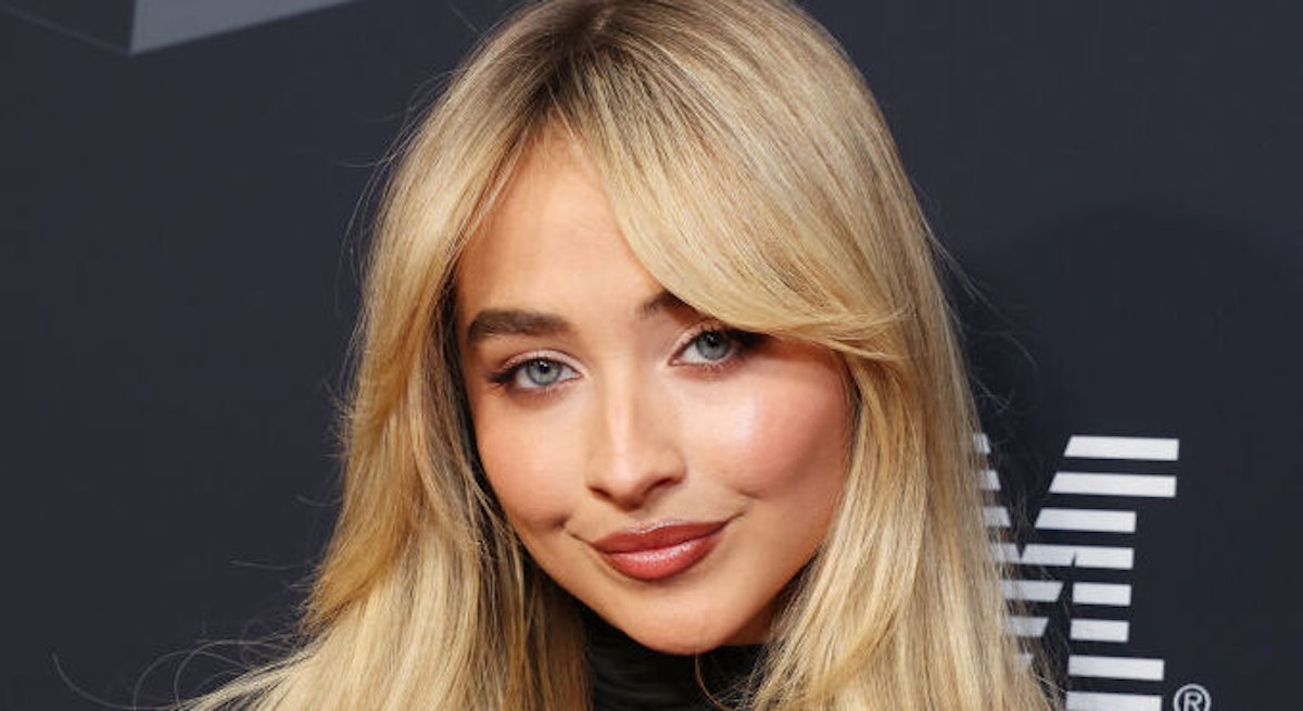 Sabrina Carpenter: como é o estilo da cantora do momento?
