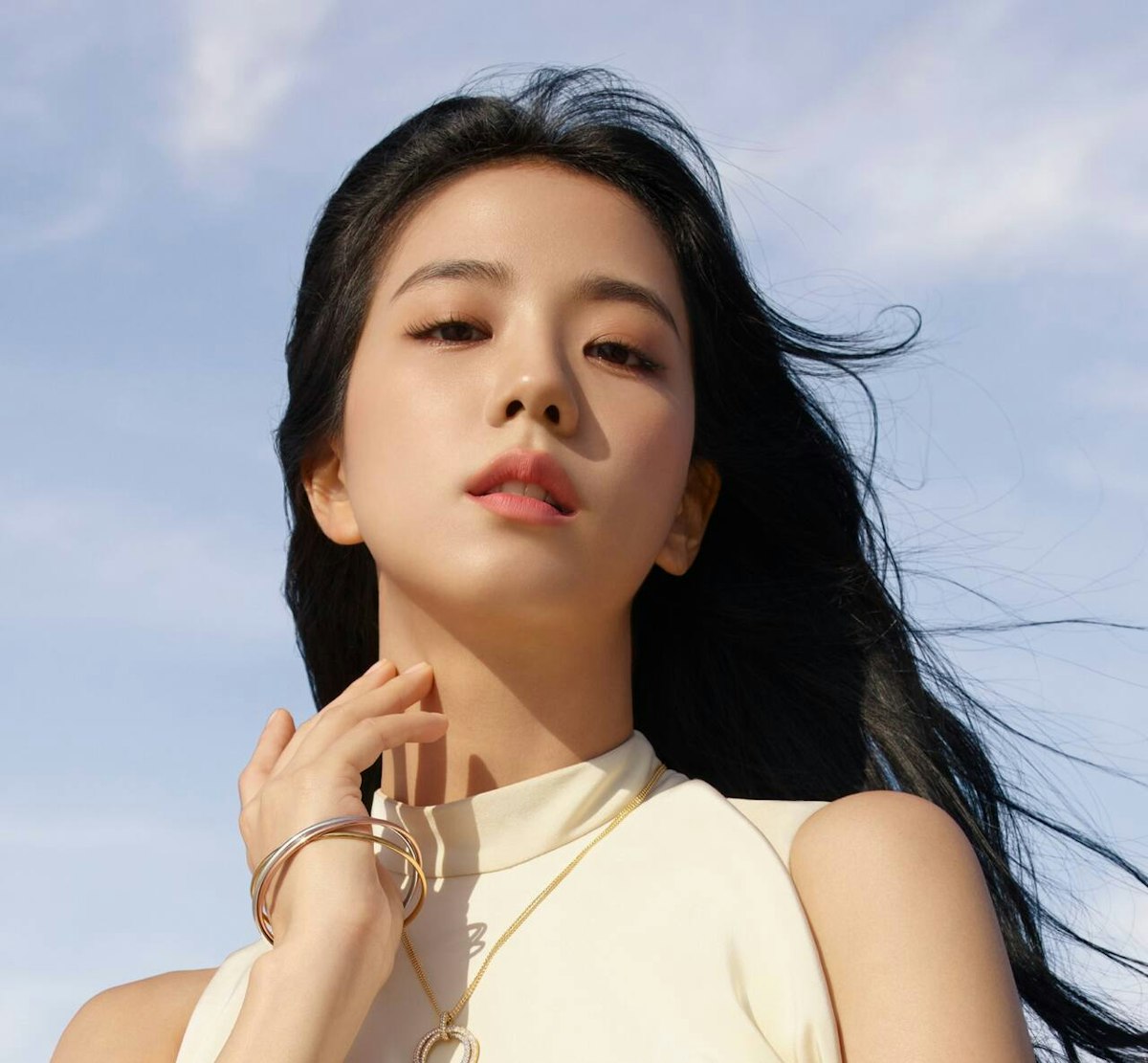 Cartier celebra 100 anos da coleção Trinity com novas versões