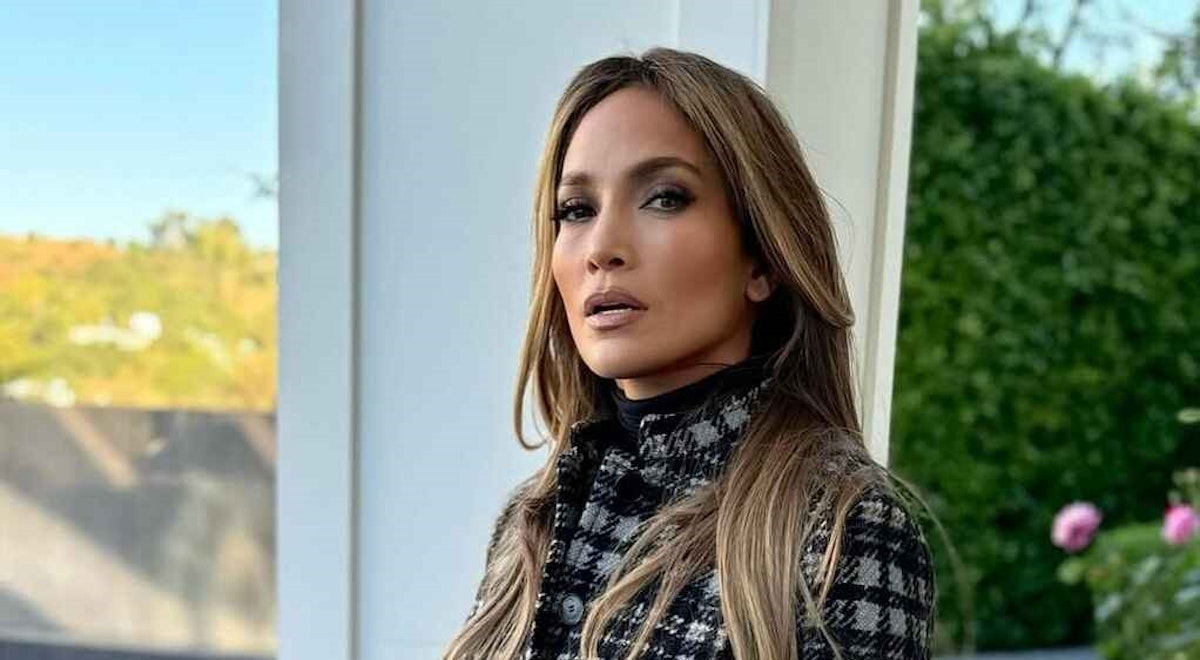 Jennifer Lopez está gostando de ser solteira após divórcio