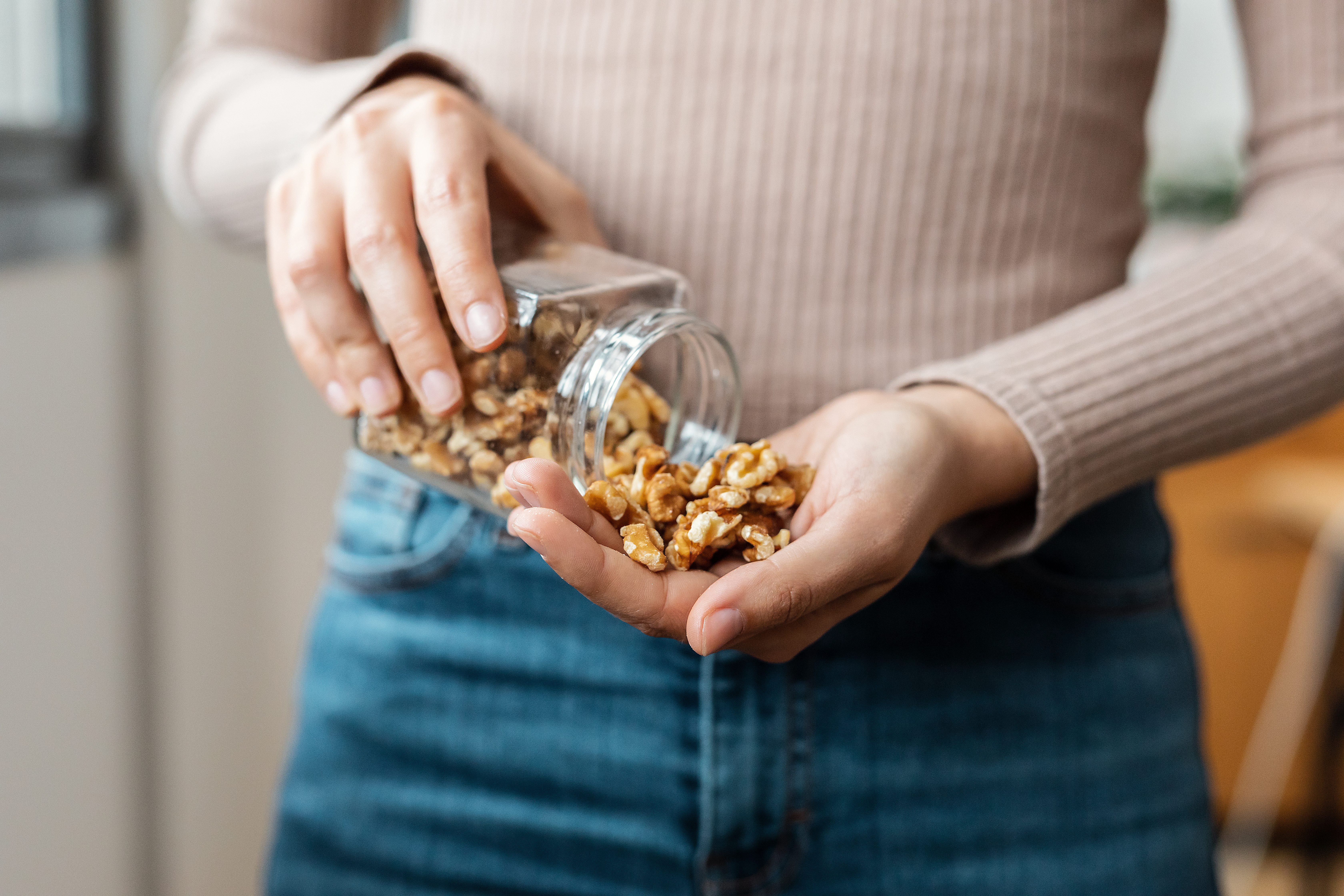 7 Gut-Friendly Snacks That Won't Destroy Your Diet
