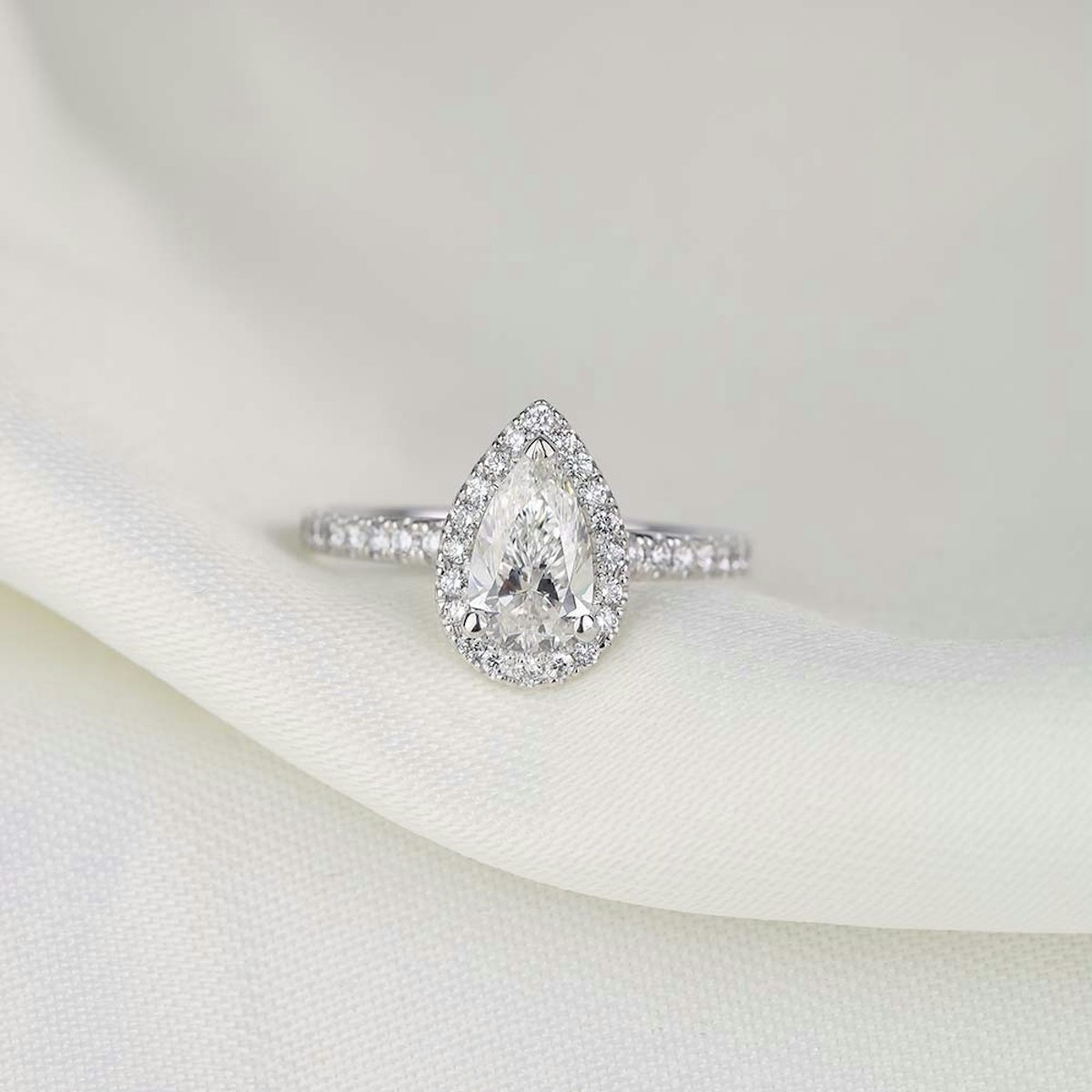 BAUNAT - DIAMOND JEWELLERY FROM AND FOR OUR PLANET