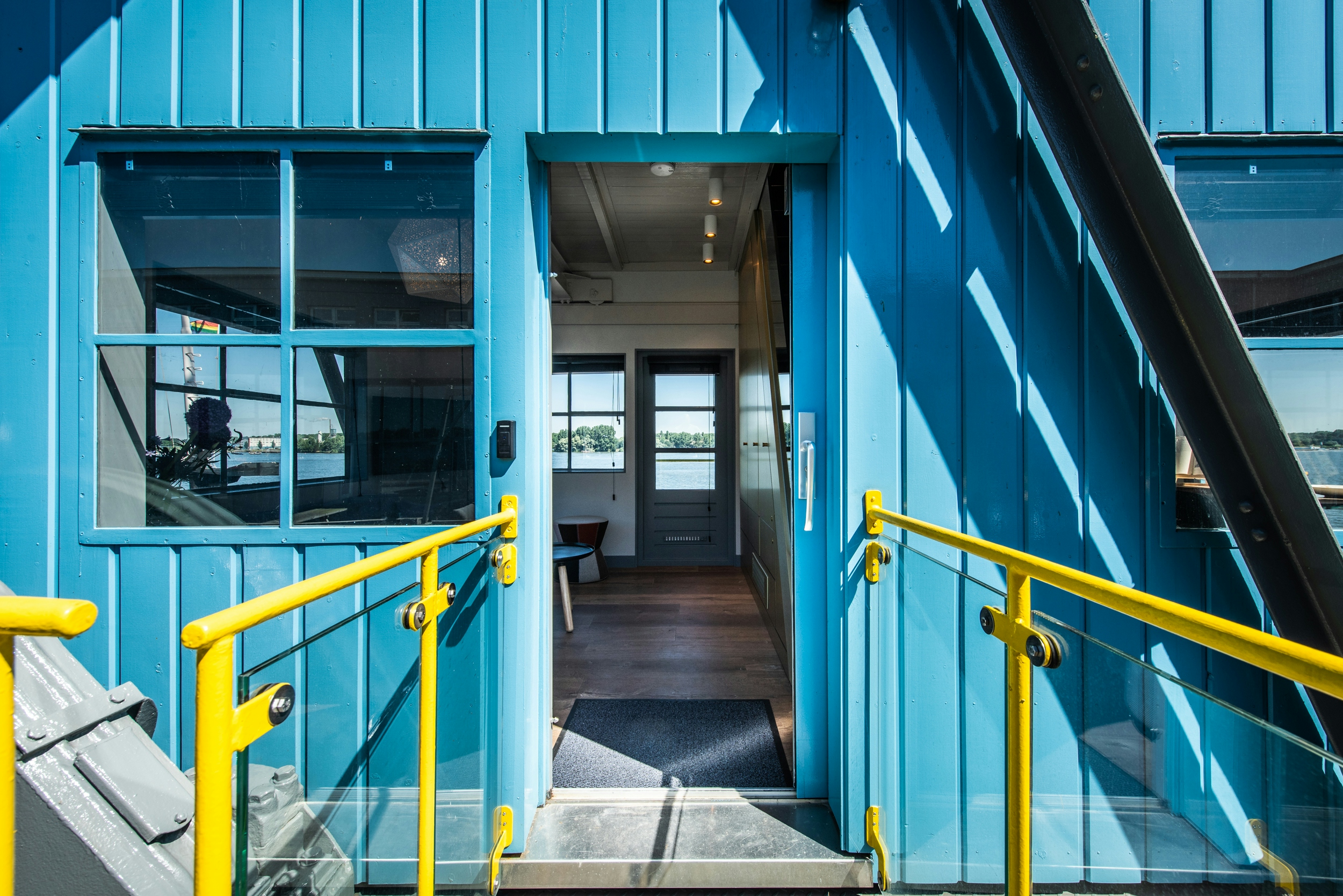 Numa | Amsterdam The Crane apartment on KNSM Island