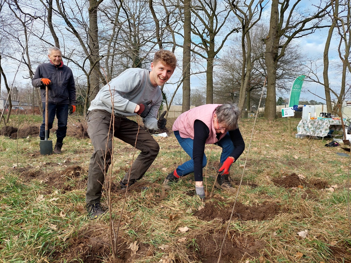 Volunteer planting in The Netherlands • Life Terra