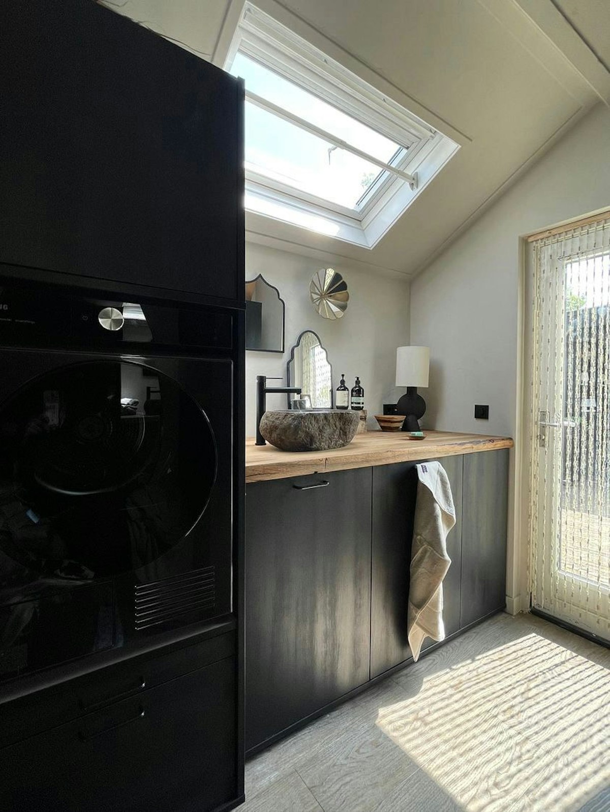 Small Laundry Room? Install a Washing Machine Cabinet