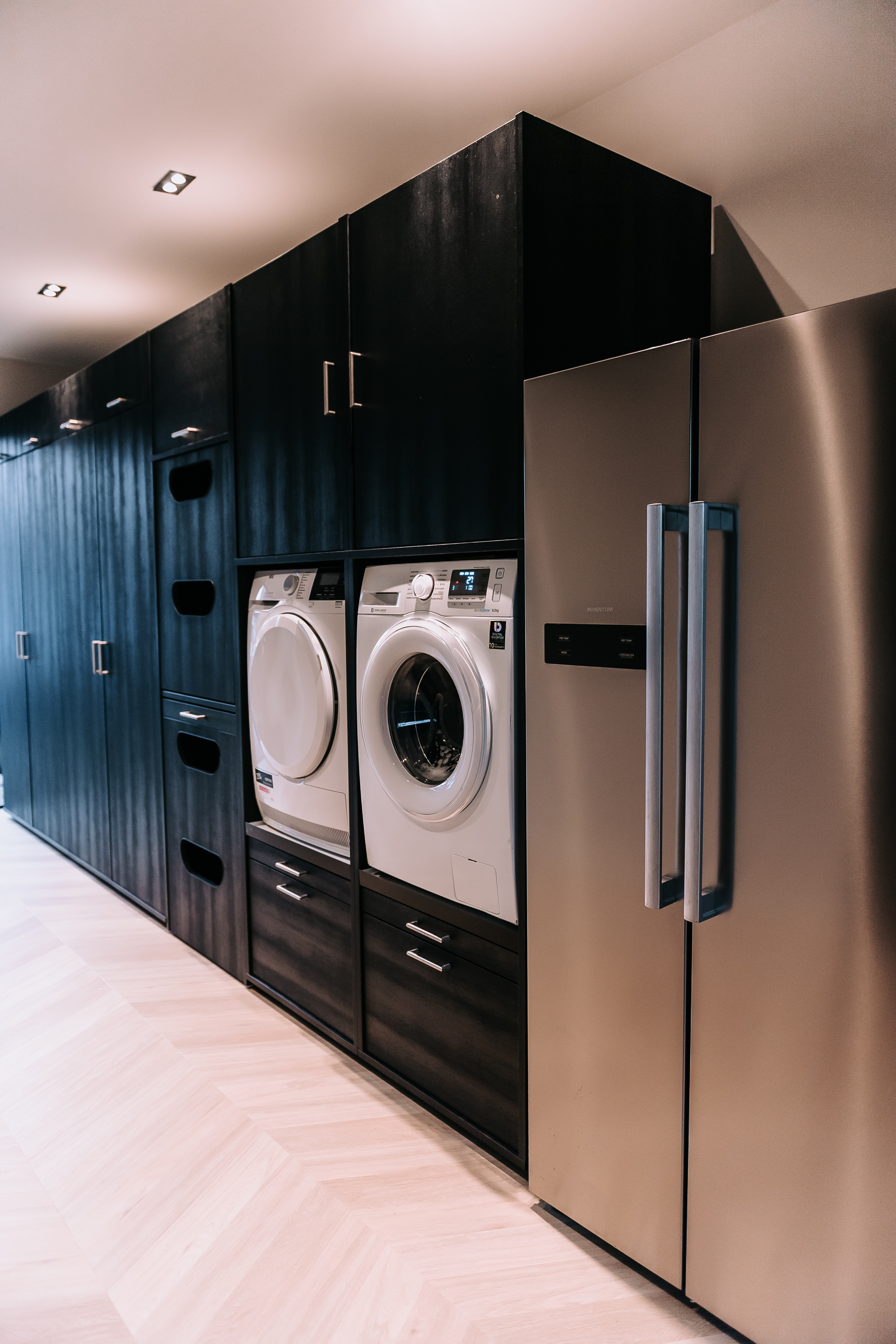 Incorporating A Washing Machine and Dryer Into Your Kitchen